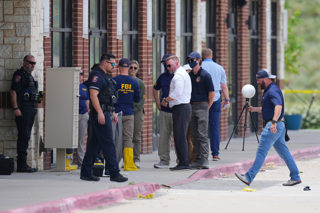 2 killed and 3 injured in back-to-back shootings north of Dallas ...
