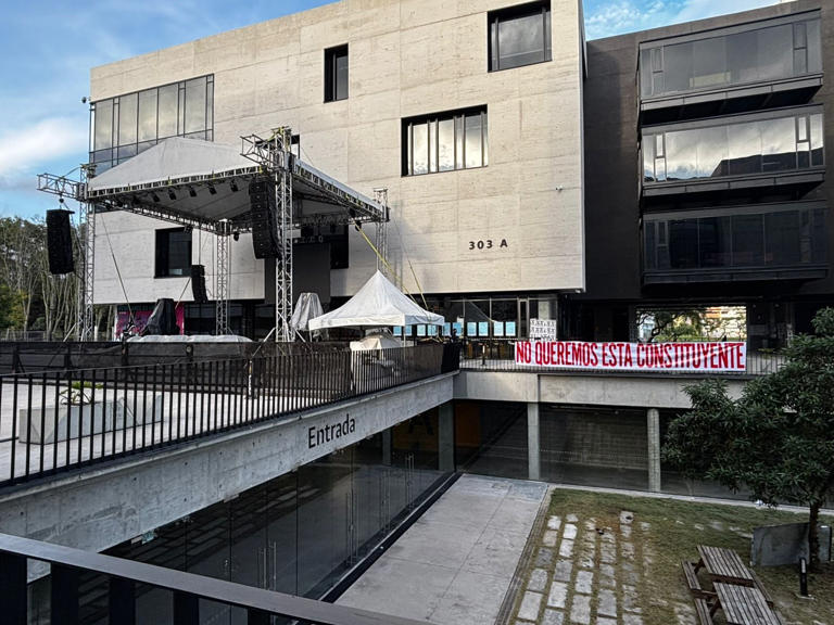 Rector de la Universidad Nacional rompió el silencio luego de que Petro ...