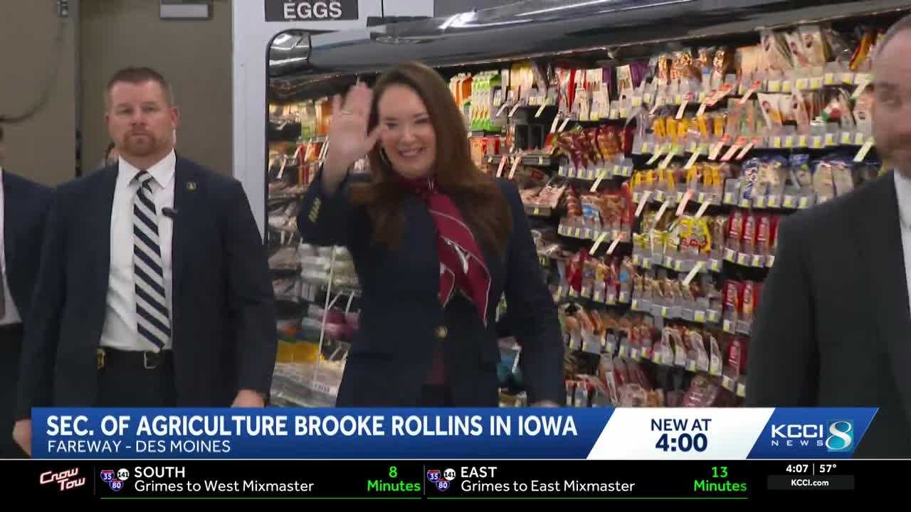 US agriculture secretary visits Fareway grocery store in Iowa