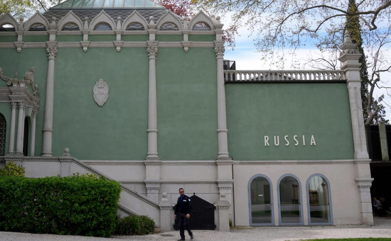 Continúan tensiones geopolíticas en Bienal de Venecia: Irán abandona la ...