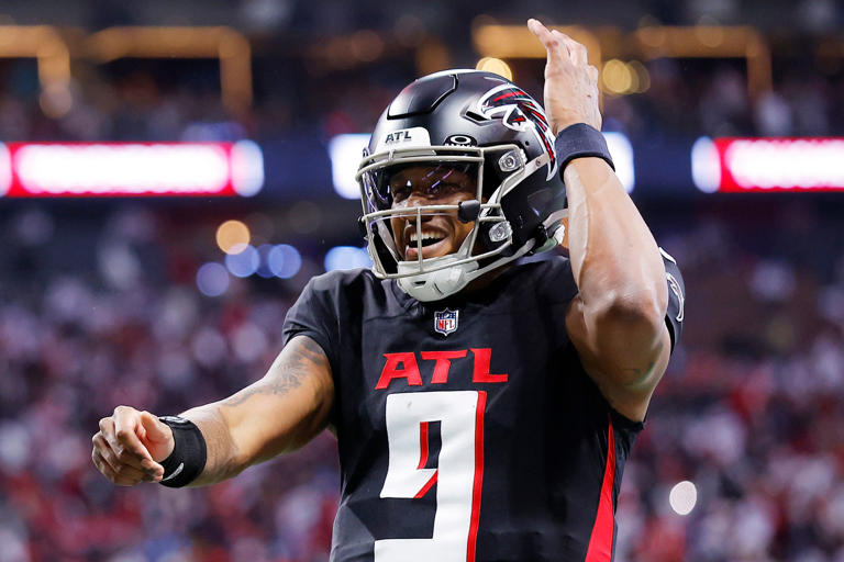 Projecting the Falcons' starting lineups with player grades