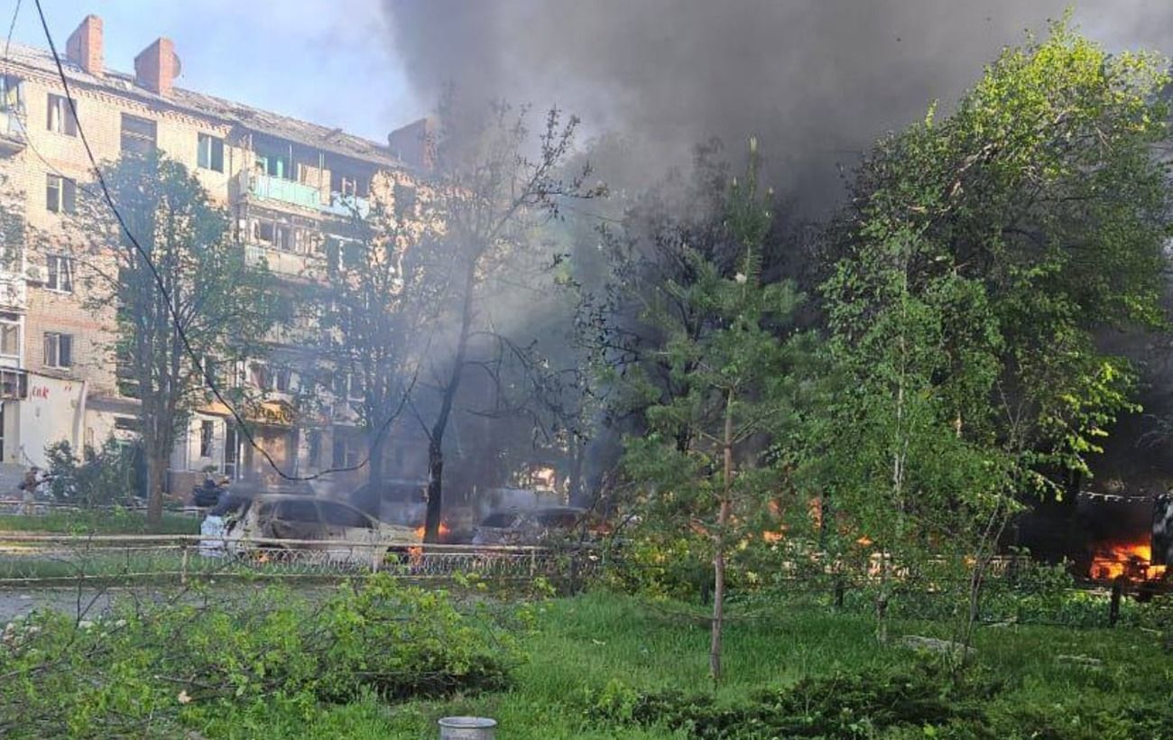Russia strikes center of Ukraine's Kramatorsk with high-explosive bombs ...