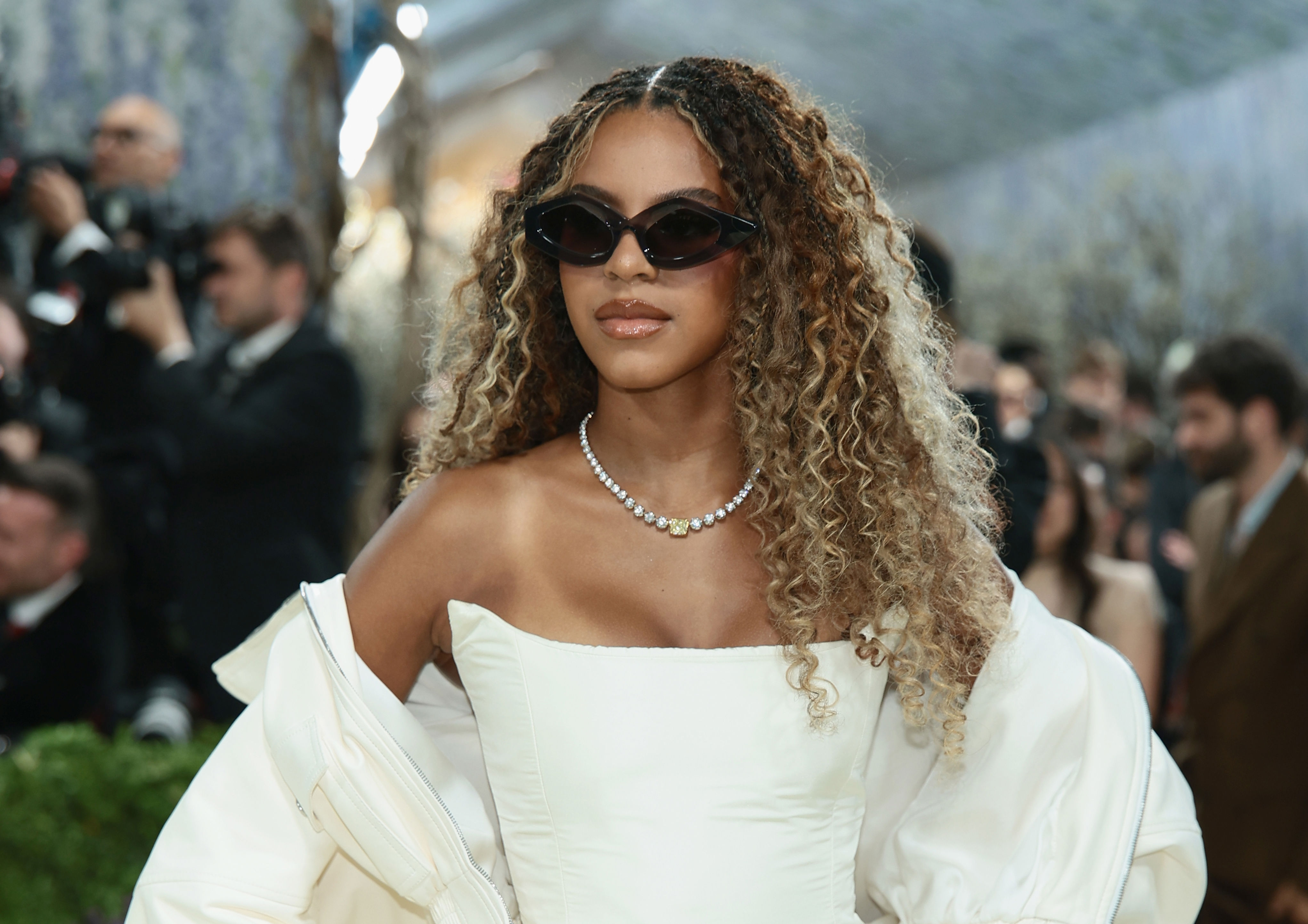 All the details on Blue Ivy’s one-of-a-kind yellow diamond Met Gala ...