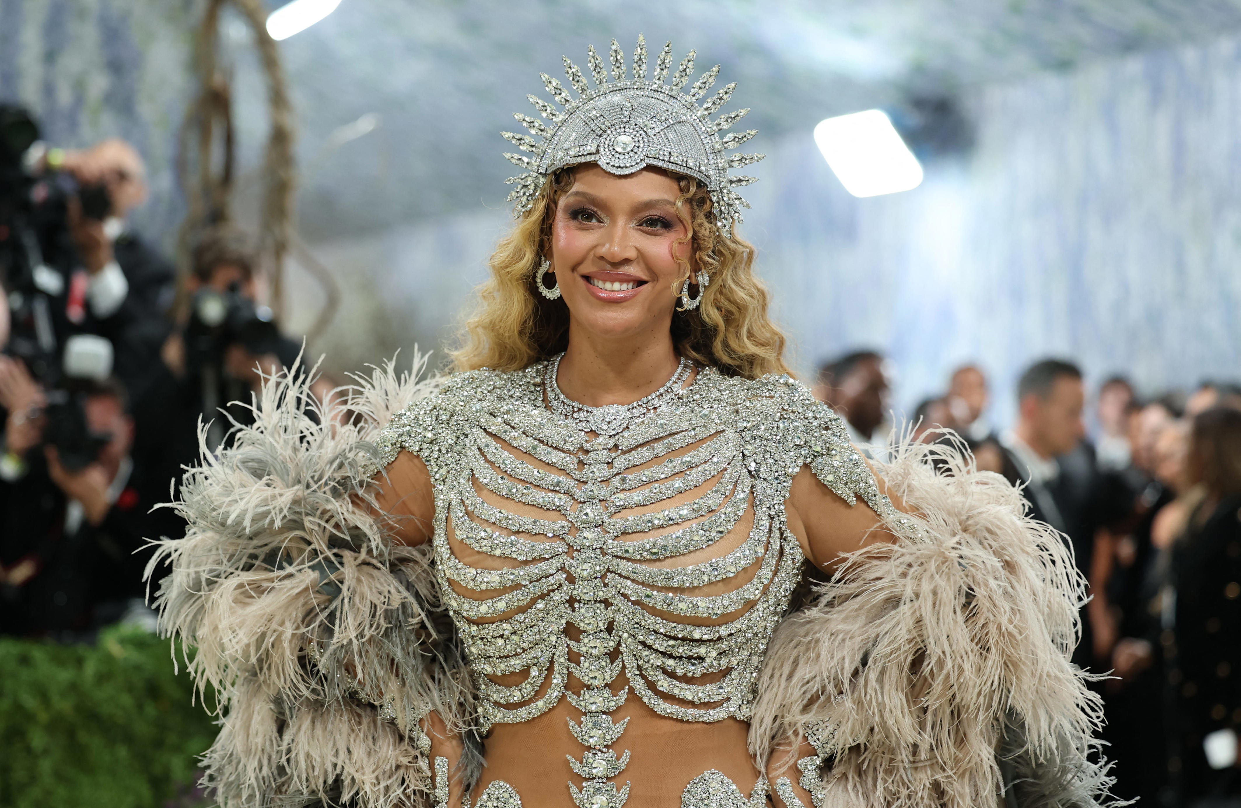 See Beyoncé, Sabrina Carpenter in best celebrity photos of May