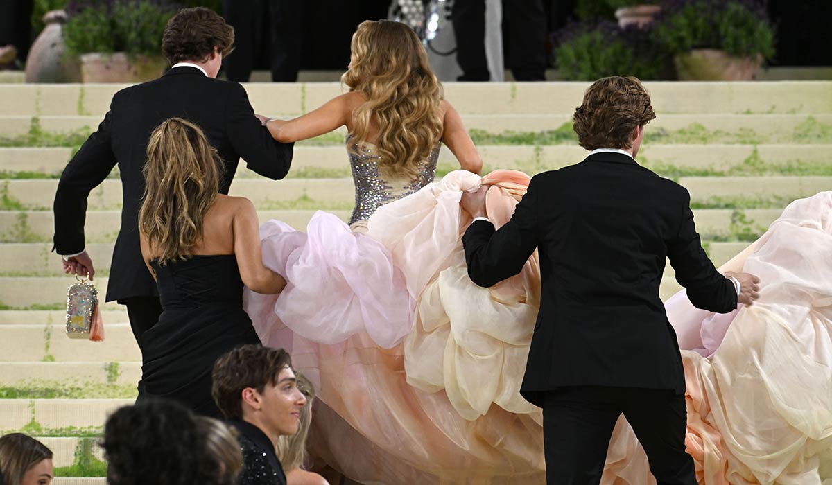 Blake Lively in fresh media row after being accused of being mean to ...