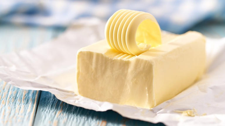 Texas Roadhouse's famous honey cinnamon butter isn't exactly butter ...
