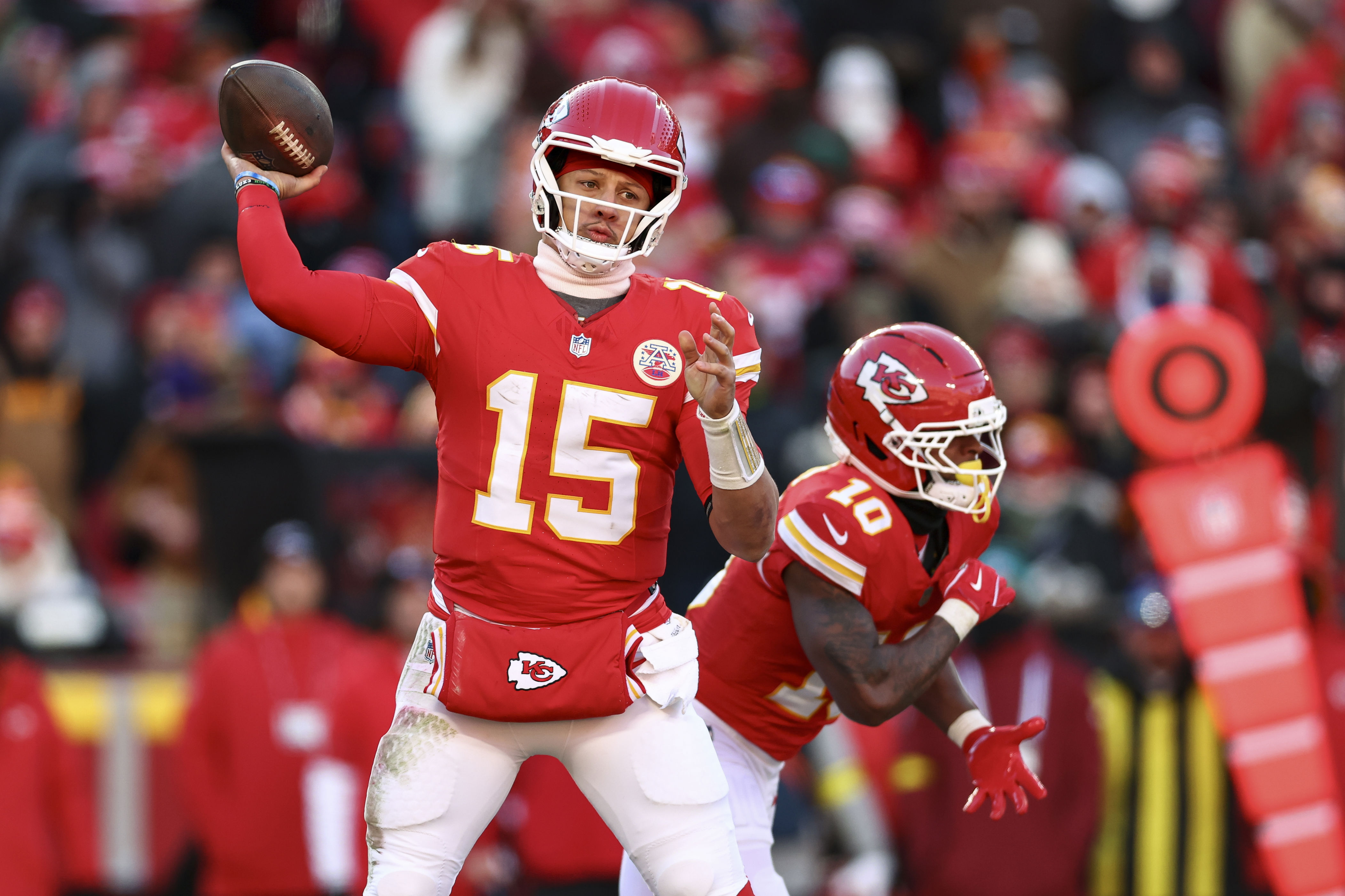 Patrick Mahomes 'way ahead of schedule' in ACL recovery