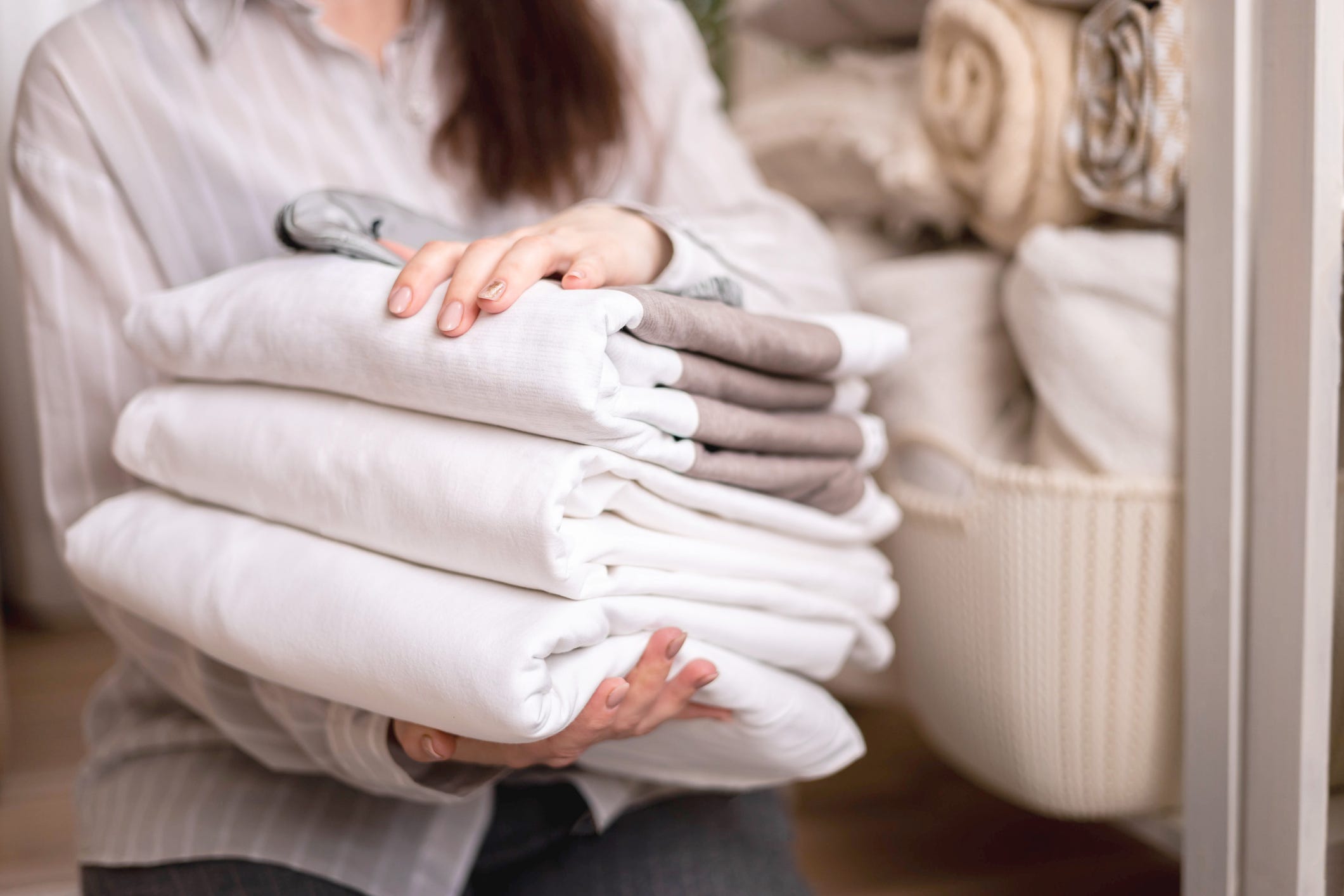 15 smart linen closet organization ideas you'll wish you tried sooner