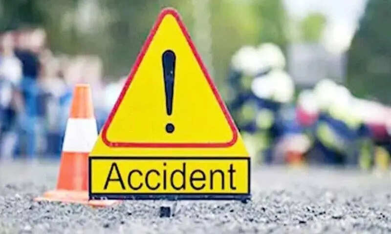 3 dead, 2 injured after car crashes into crane in Mandi