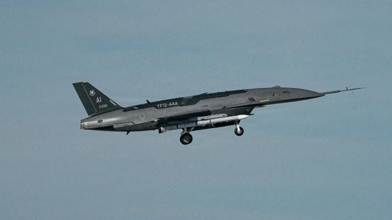 Air Force’s AI drone wingmen get full funding to fly alongside the F-47 ...