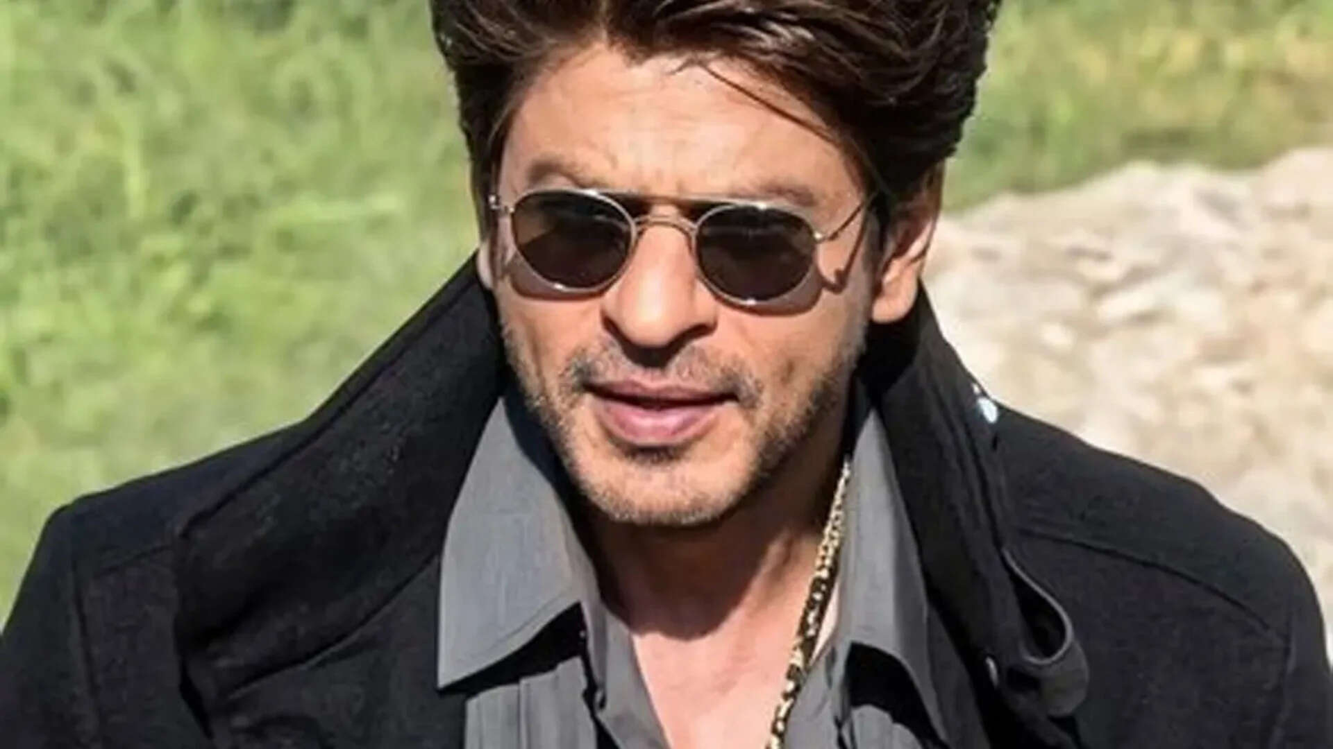 Shah Rukh Khan spotted sans Deepika Padukone, shooting 'King' scenes ...