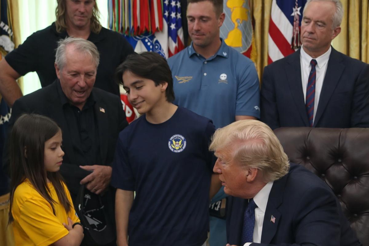 Trump Sizes Up a Young Girl and Says 'I'm Just Looking at Her' at White ...