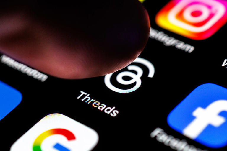 Threads adds new features to live chats as it expands access