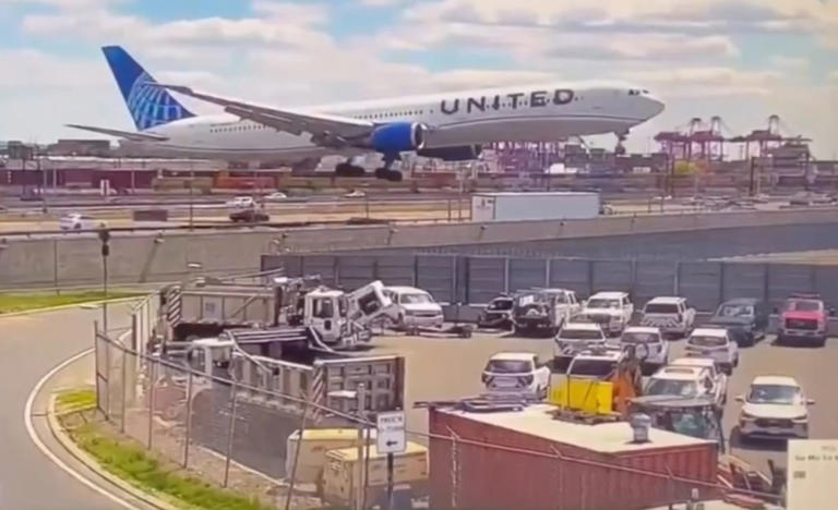 New video shows United plane clipping tractor-trailer while landing at ...