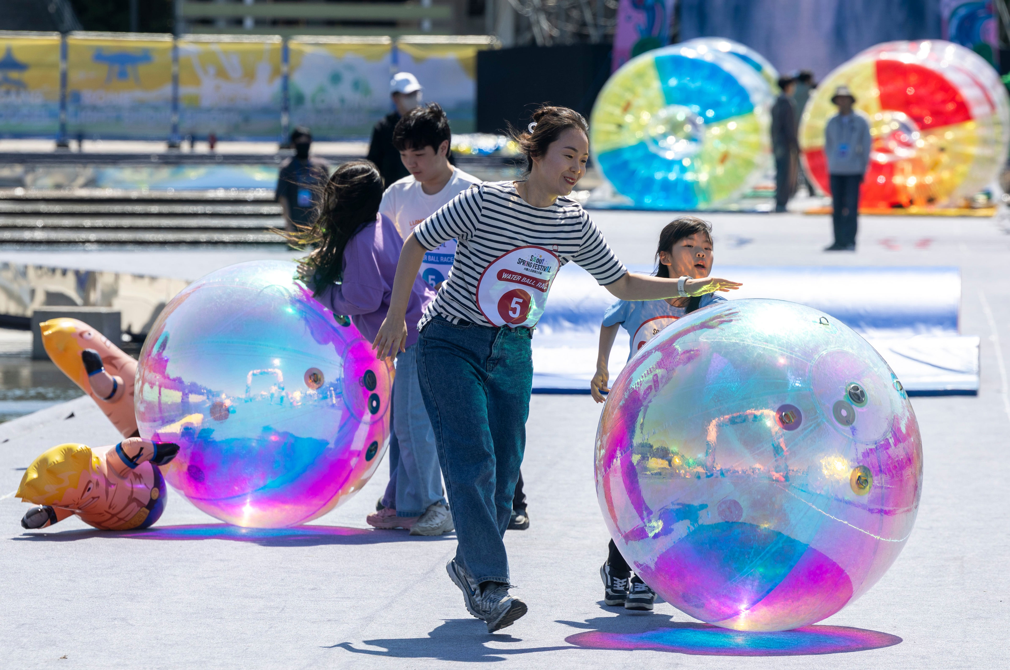 Sunny Children's Day brings festivities to Seoul families