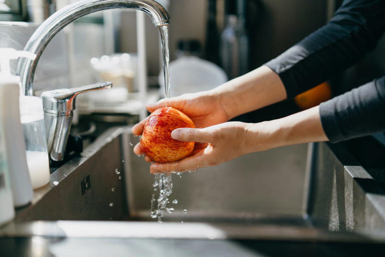 Why you should wash your apples as soon as you get home