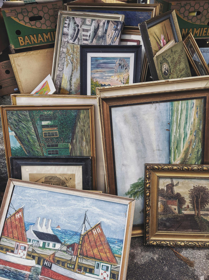 12 people who went to a flea market or antique shop for some old junk ...