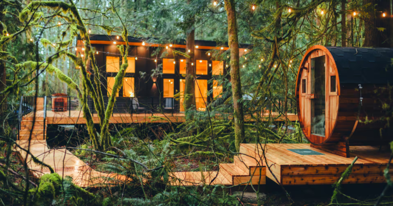 5 Washington Airbnbs with infinity pools, cold plunges, and waterfalls
