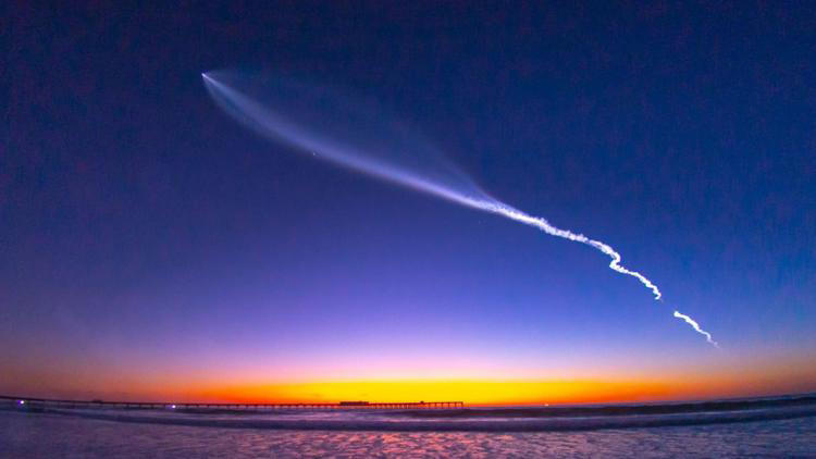 SpaceX Falcon 9 rocket launch, Starlink satellites from Vandenberg, CA ...