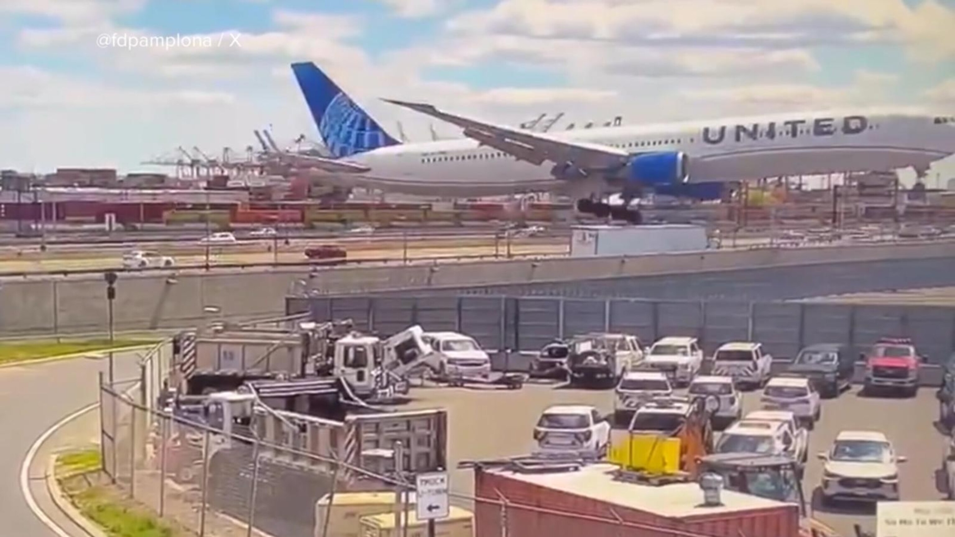 New images show United plane hit truck, light pole on New Jersey Turnpike