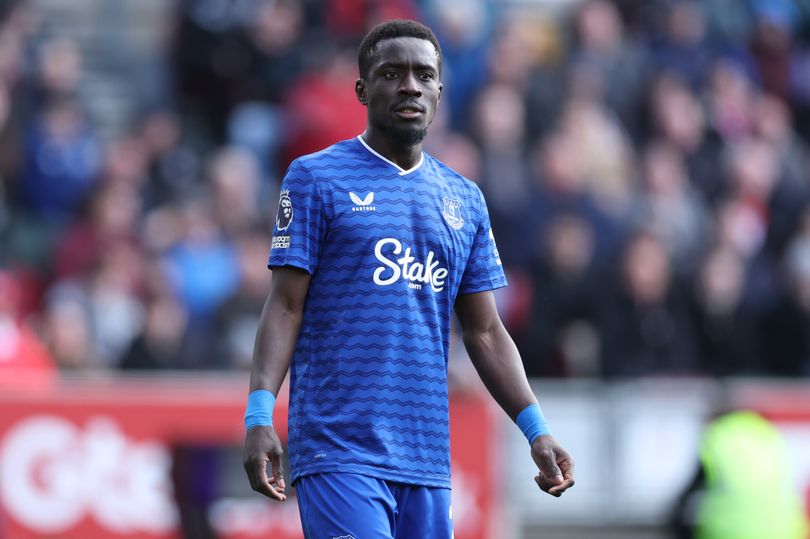 Everton boss David Moyes keeps quiet on Idrissa Gueye injury ahead of ...