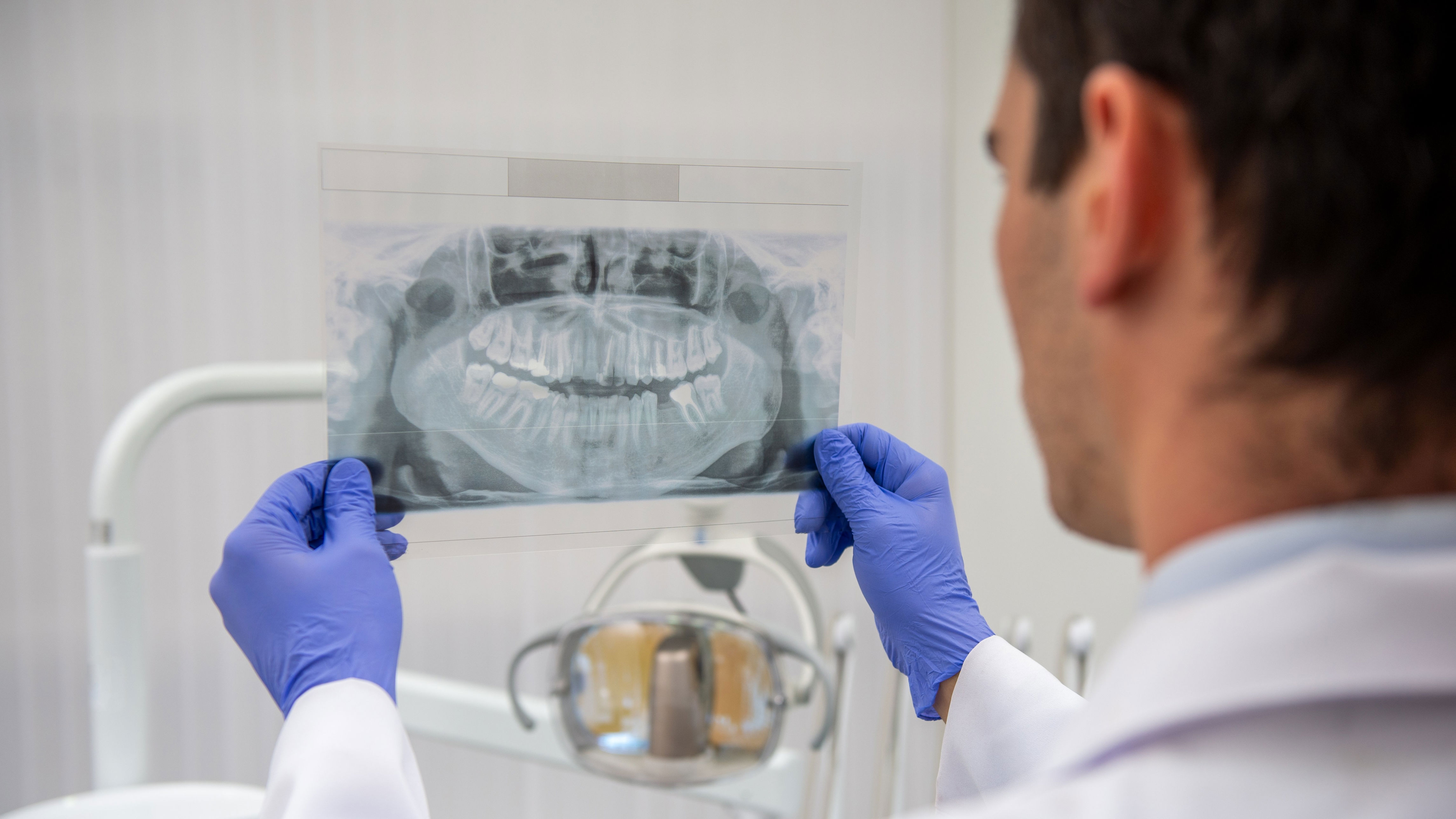 Dla Polaków za drogo u dentysty. Oto co można z tym zrobić