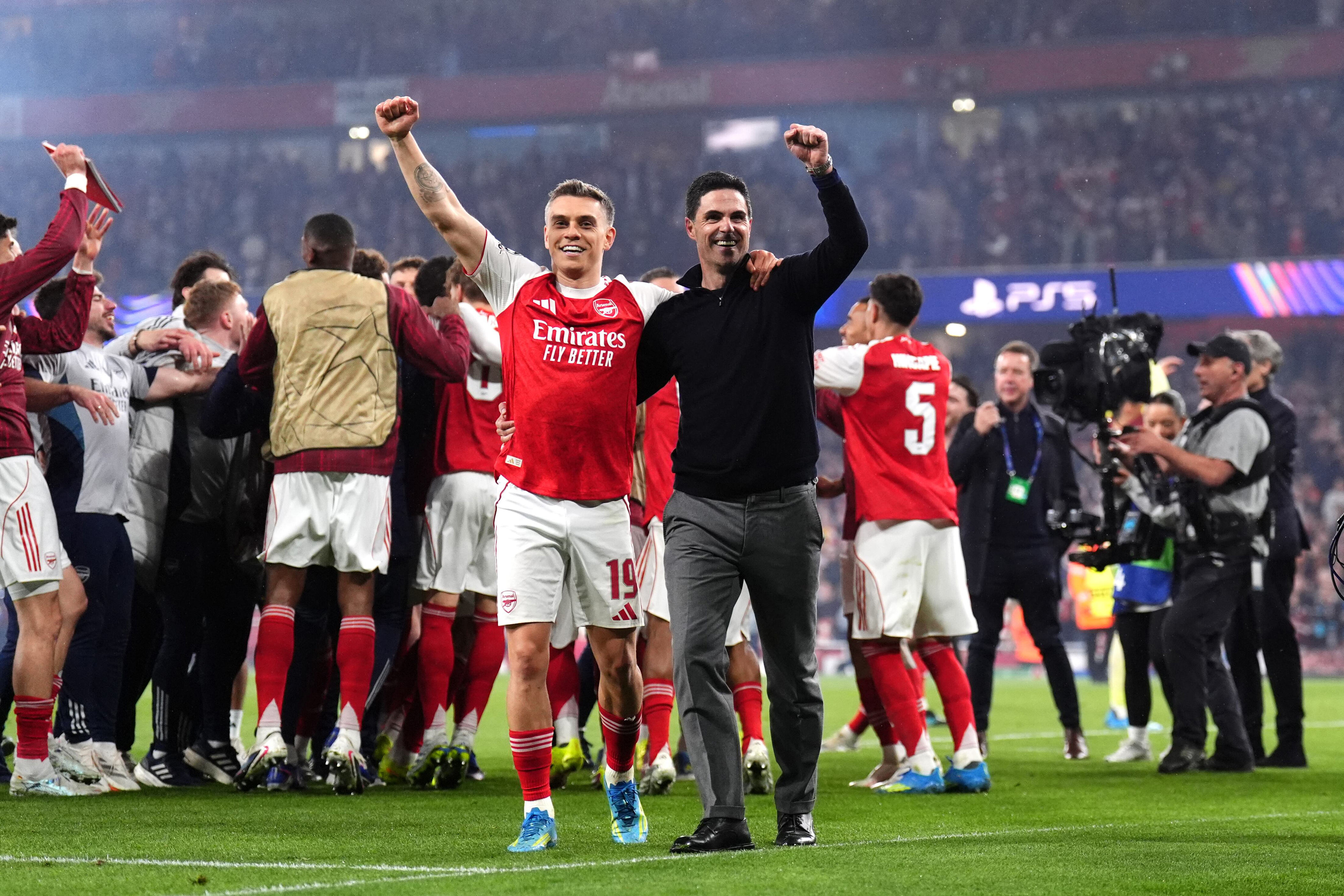 Premier League predictions: Arsenal one step closer to title after ...