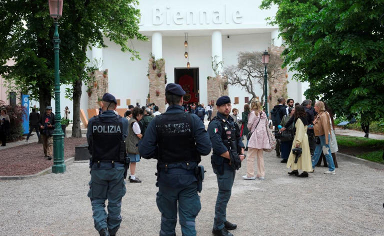 Continúan tensiones geopolíticas en Bienal de Venecia: Irán abandona la ...