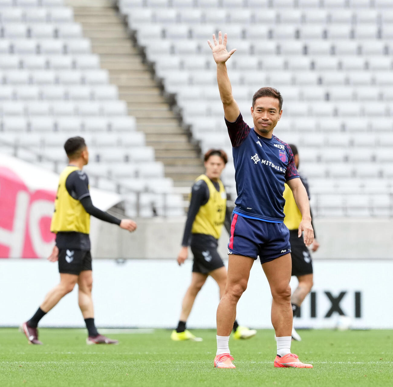 【東京】日本代表DF長友佑都がメンバー入り、肉離れから完全復活 5大会連続W杯へアピール
