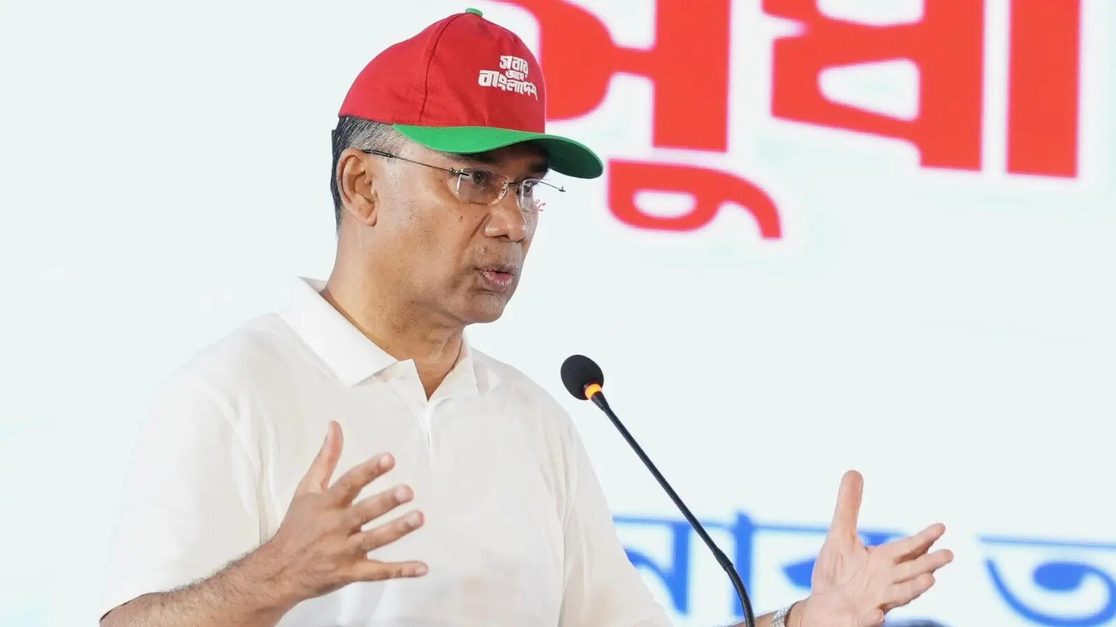मोहम्मद यूनुस की राह पर तारिक रहमान सरकार? बांग्लादेश से 12 सीनयर ...