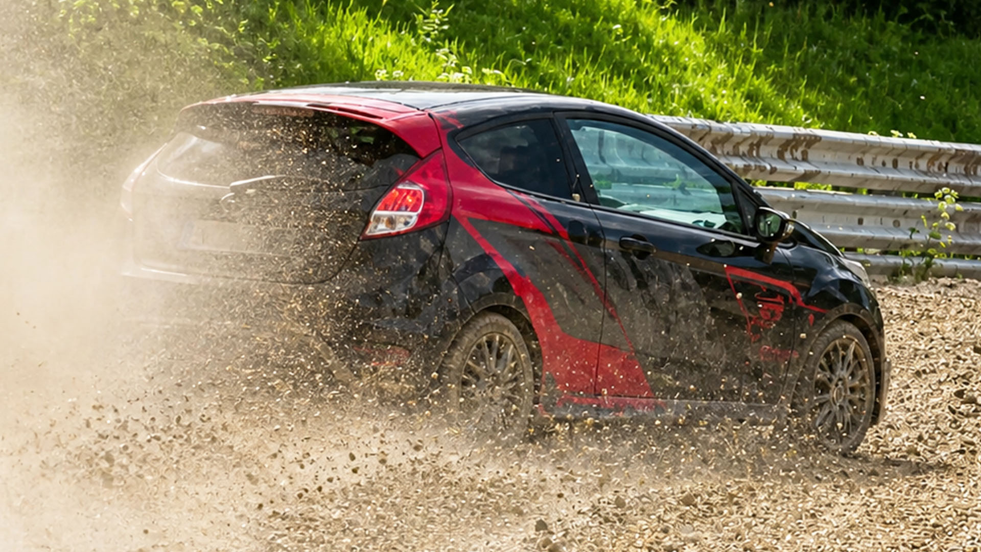 High speed corner turns into chaos with massive dirt spray