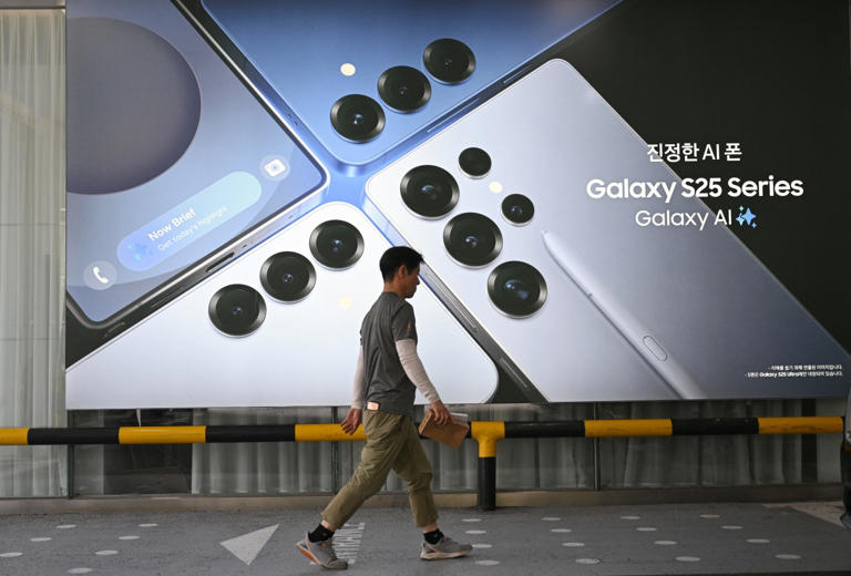 Samsung’s market value hits $1 trillion