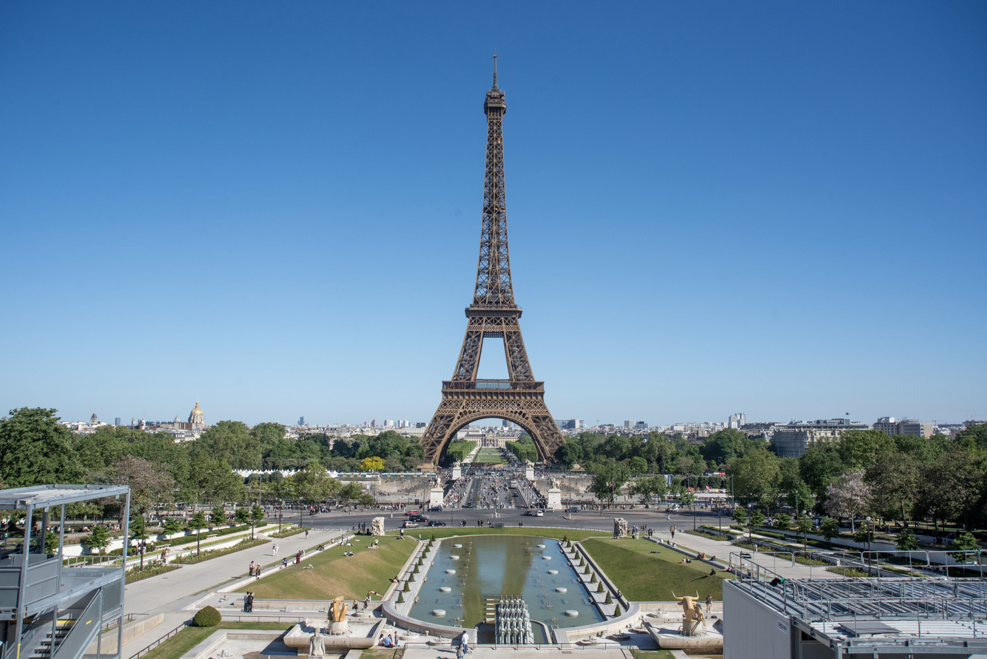 The history and the secrets of the Eiffel Tower