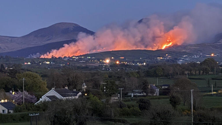 'Fire weather' contributing to longer wildfire seasons, say scientists
