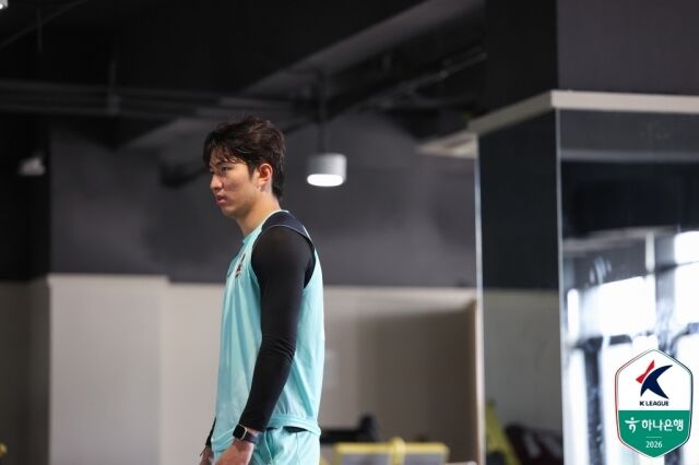 제 팀을 건드리는 건 용납 안 되니까요... 물론 저의 행동도 죄송 김강의 '서울 팬 조롱'에 분노, '유스 출신' 박성훈의 ...
