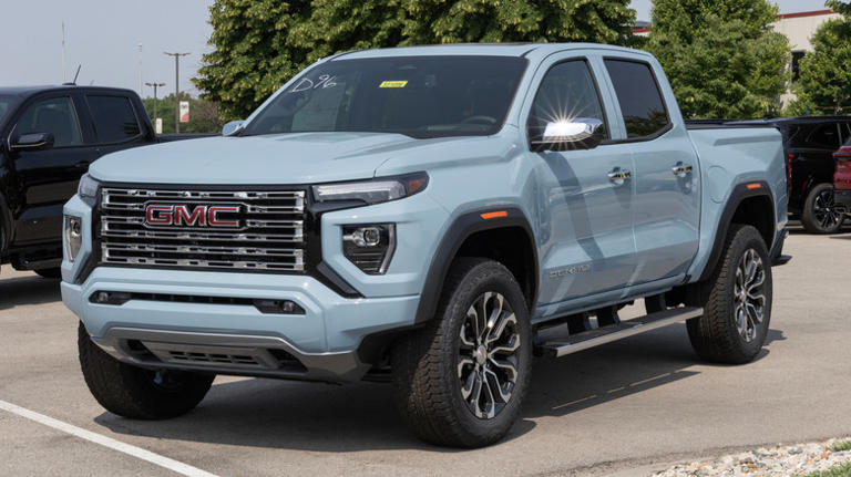 Ford Ranger vs Chevy Colorado: Which truck holds its value better?