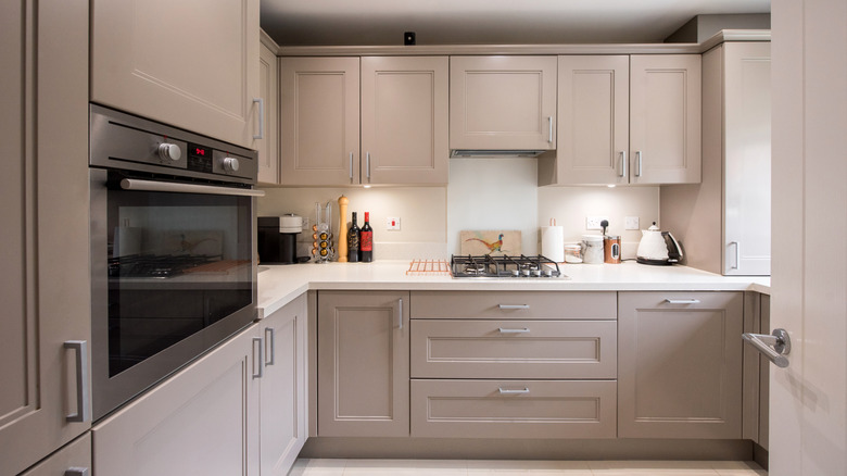 The 6 best cabinet colors to make a small kitchen feel more spacious