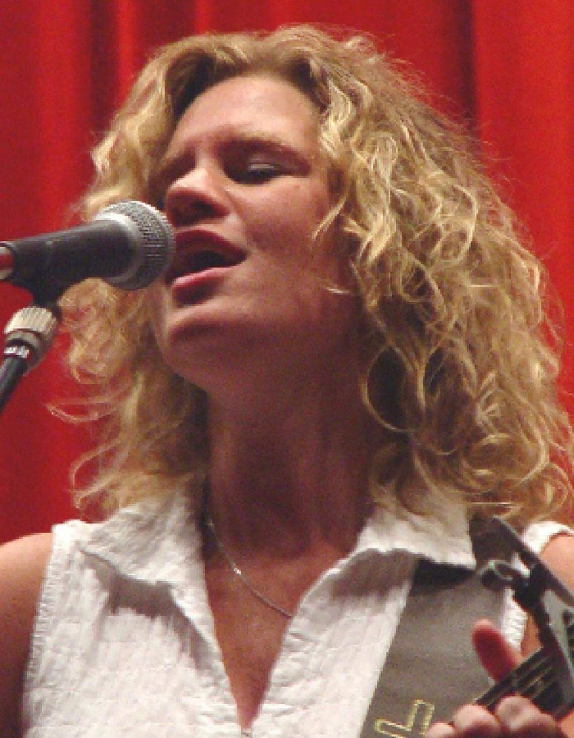 Whether she was singing rock 'n' roll or gospel, Piper Leigh wowed her ...