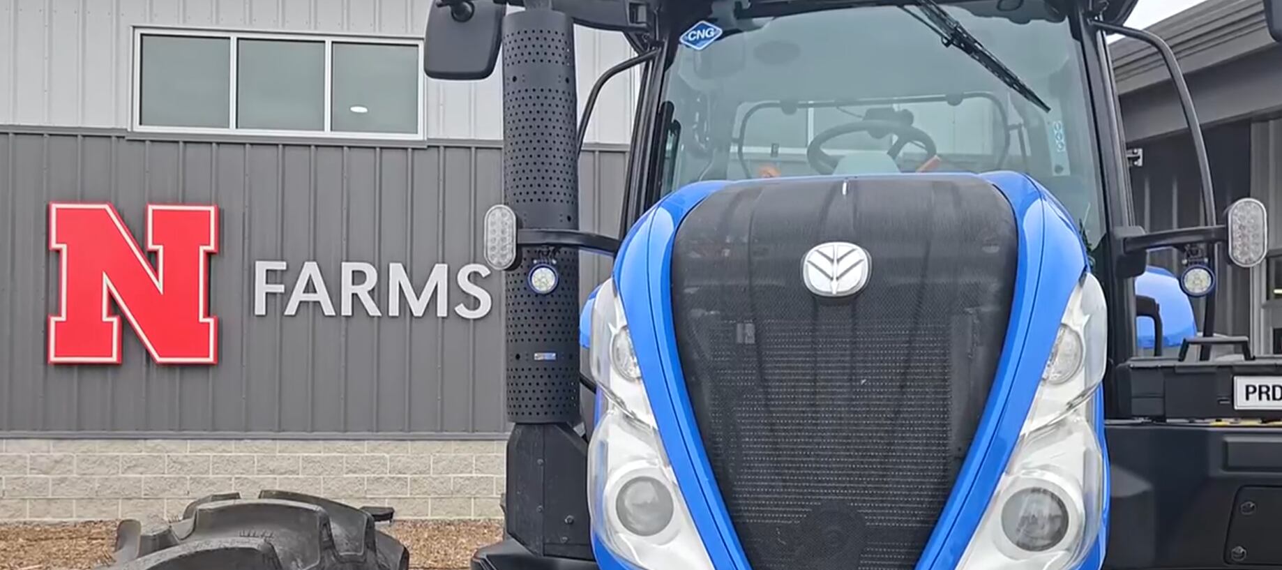 University of Nebraska-Lincoln unveils methane-powered tractors