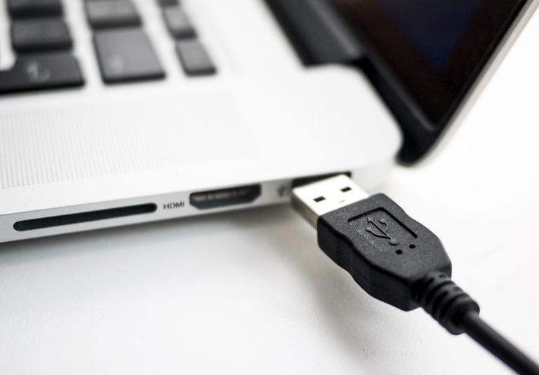 Lumen beats quarterly revenue estimates, to acquire Alkira for $475 million