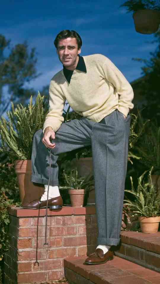 Elegant old money poses every guy should try