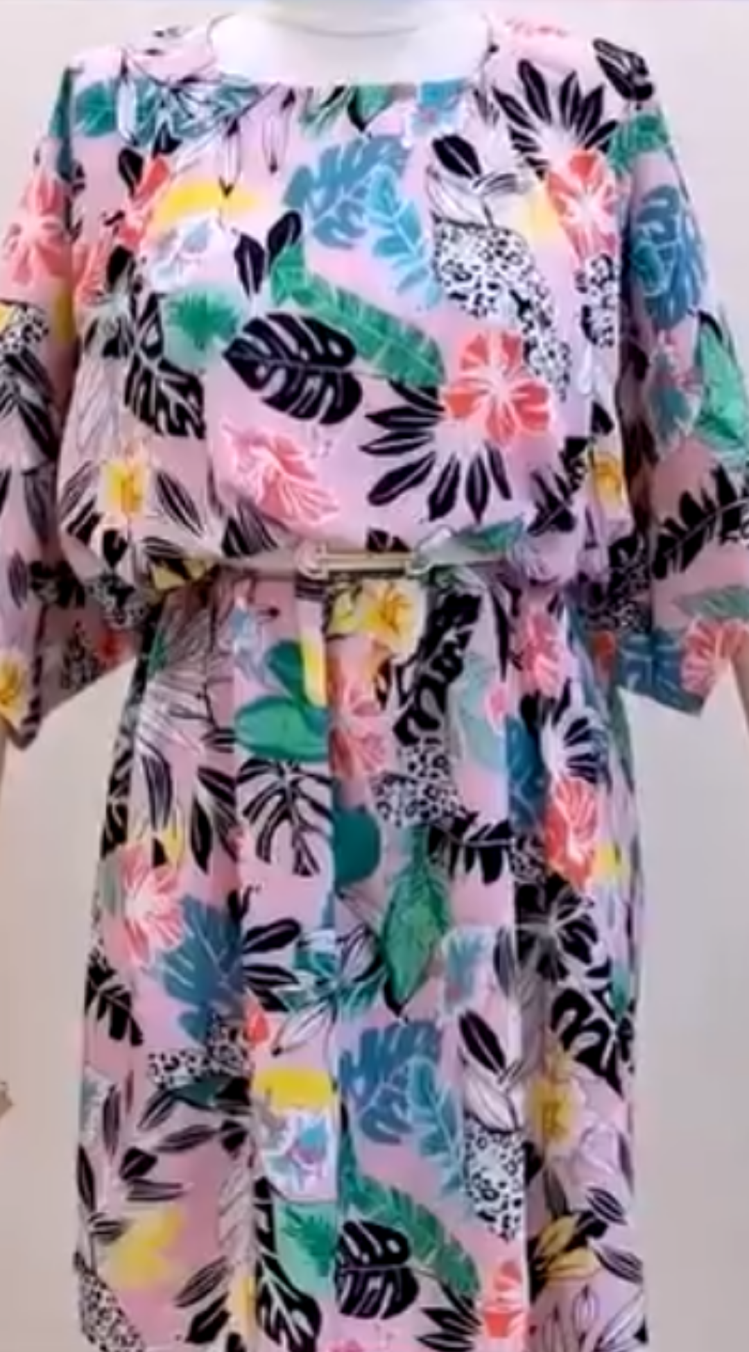 Make a colorful DIY dress with stunning results