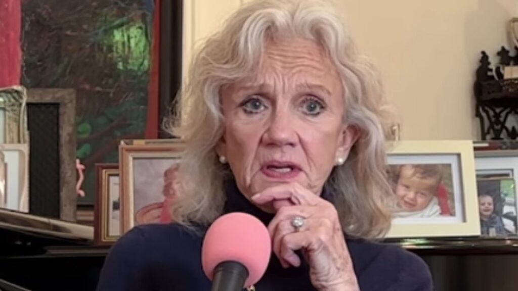 The Parent Trap star Hayley Mills says 'crook' advisor cost her a huge ...