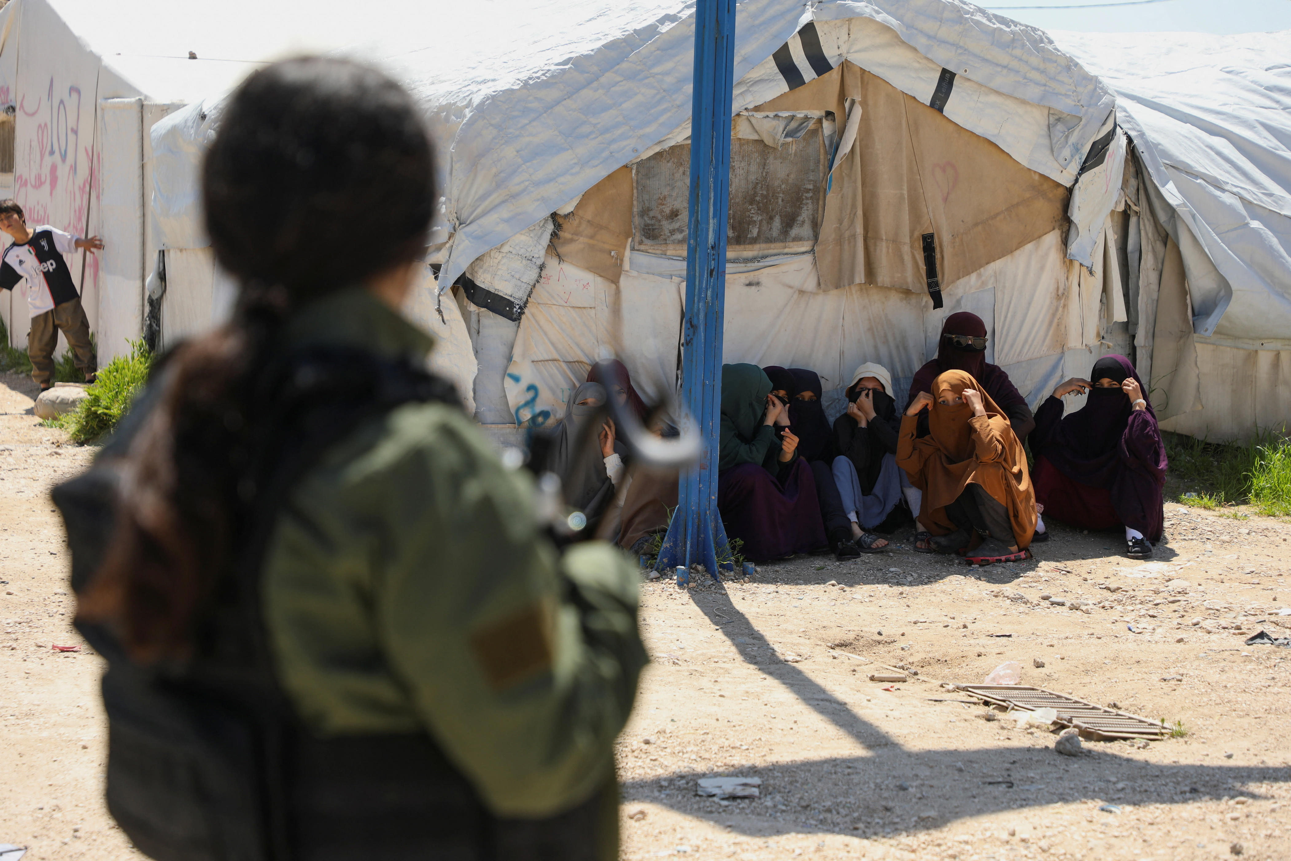 Australia says Islamic State-linked citizens in Syria camp plan to ...