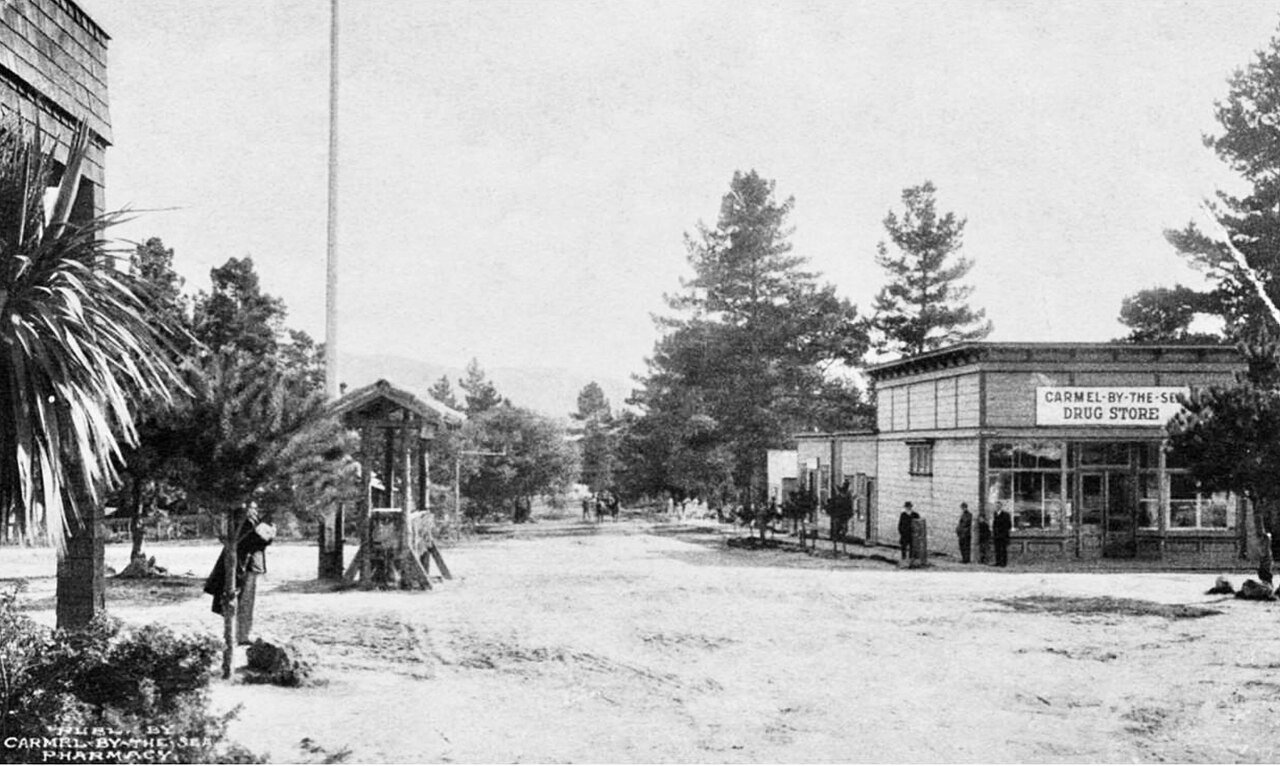 This tiny California village has 50 art galleries, no street numbers ...