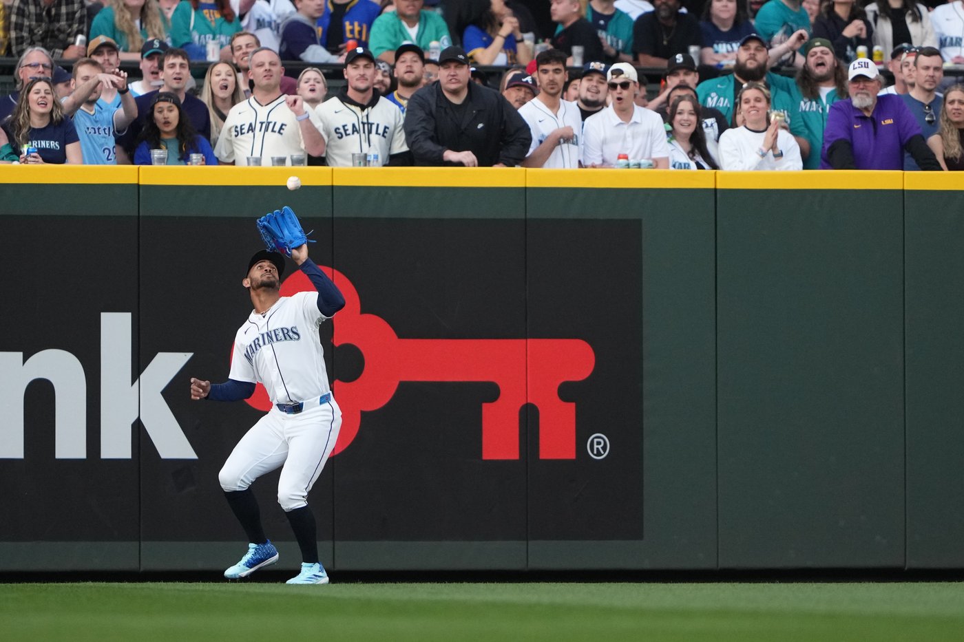 Matt Olson hits go-ahead homer in the ninth for Braves to outlast ...
