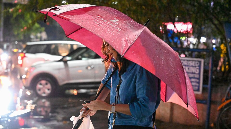 IMD warns of heavy rains in West Bengal, Bihar — full list of districts ...