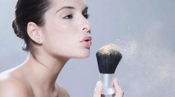 Rugi baru tahu, ini 5 perbedaan compact powder dan loose powder yang ...