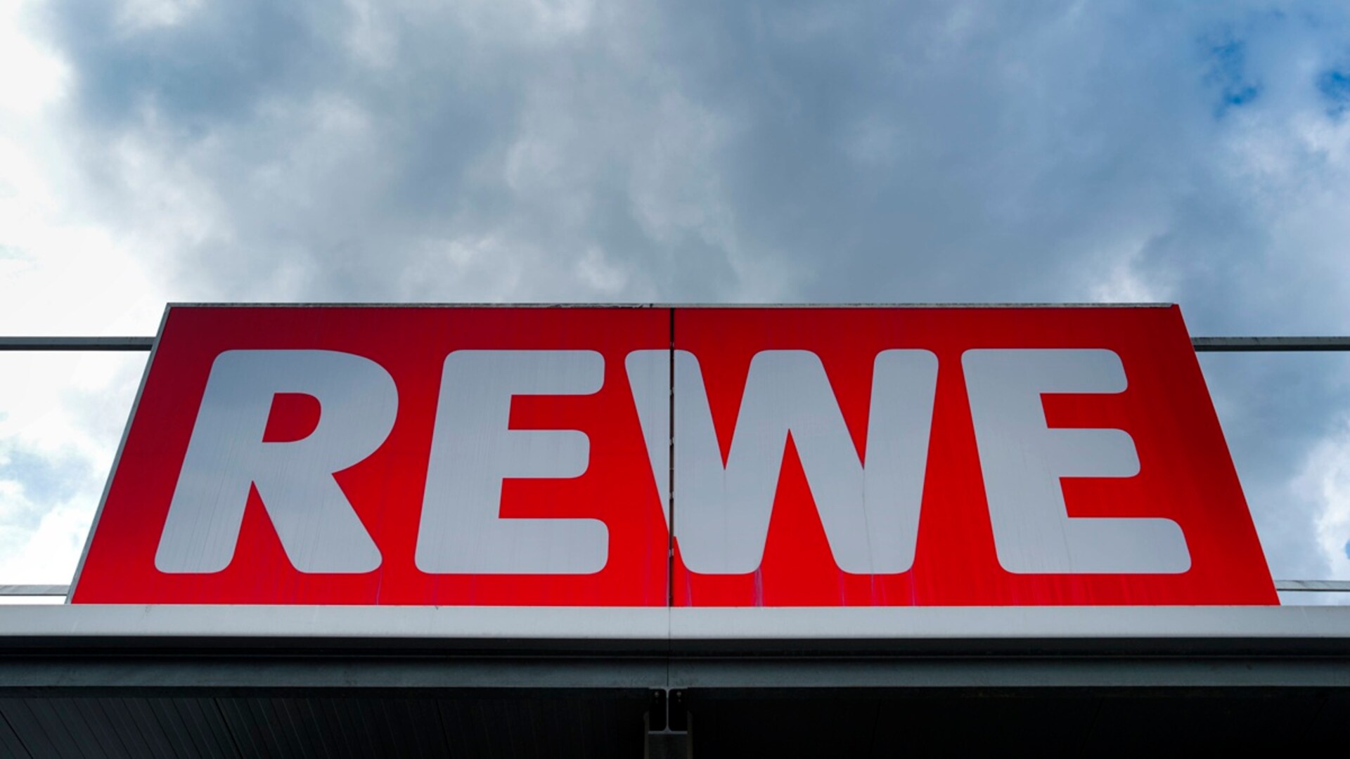 Tegut verschwindet: Rewe schnappt sich wohl 40 Filialen – eine Hürde bleibt