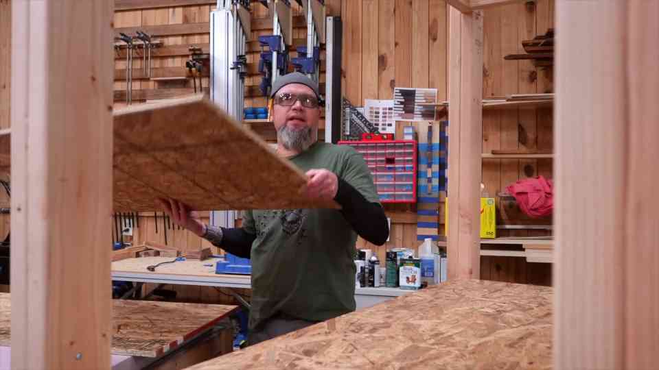 Watch how this mobile storage system frees up the whole garage